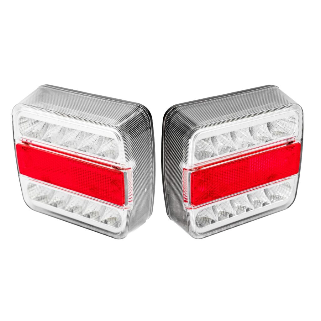 Feux arrière LED carrés 12V (gauche et droite) 4 fonctions - Agriproled.fr