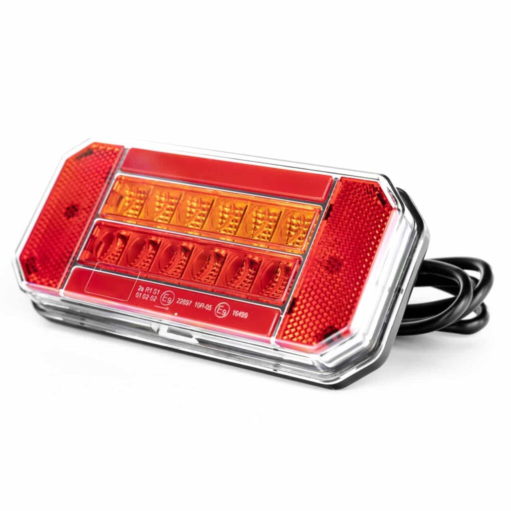 Feu arrière LED dynamique 3 fonctions gauche - Agriproled.fr