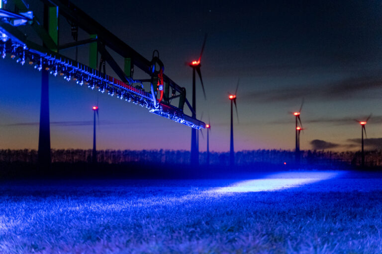 Les phares LED pour la pulvérisation - Agriproled.fr